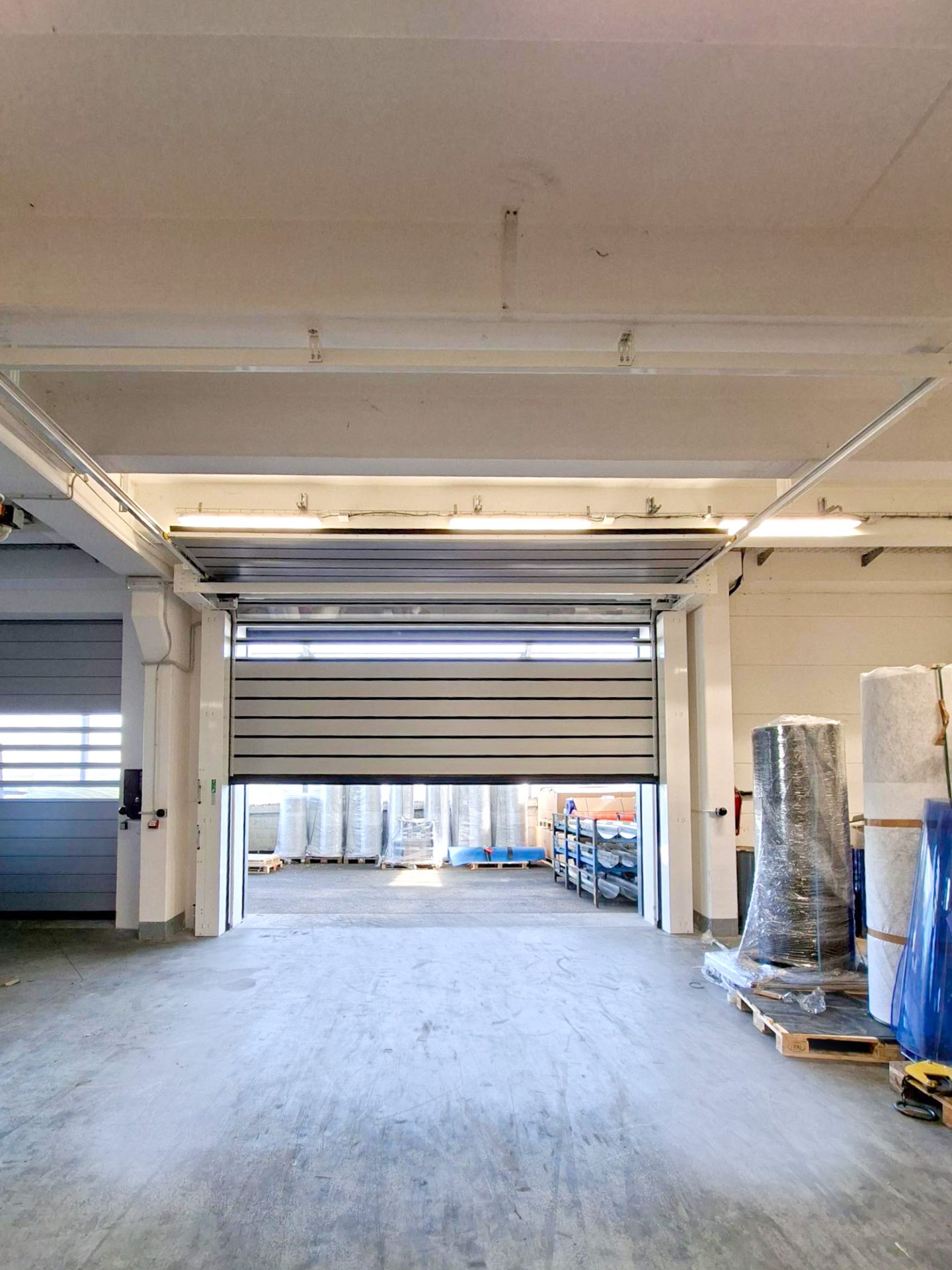 Porte rapide à spirale à linteau bas EFA-SST® N Premium - EFAFLEX CH